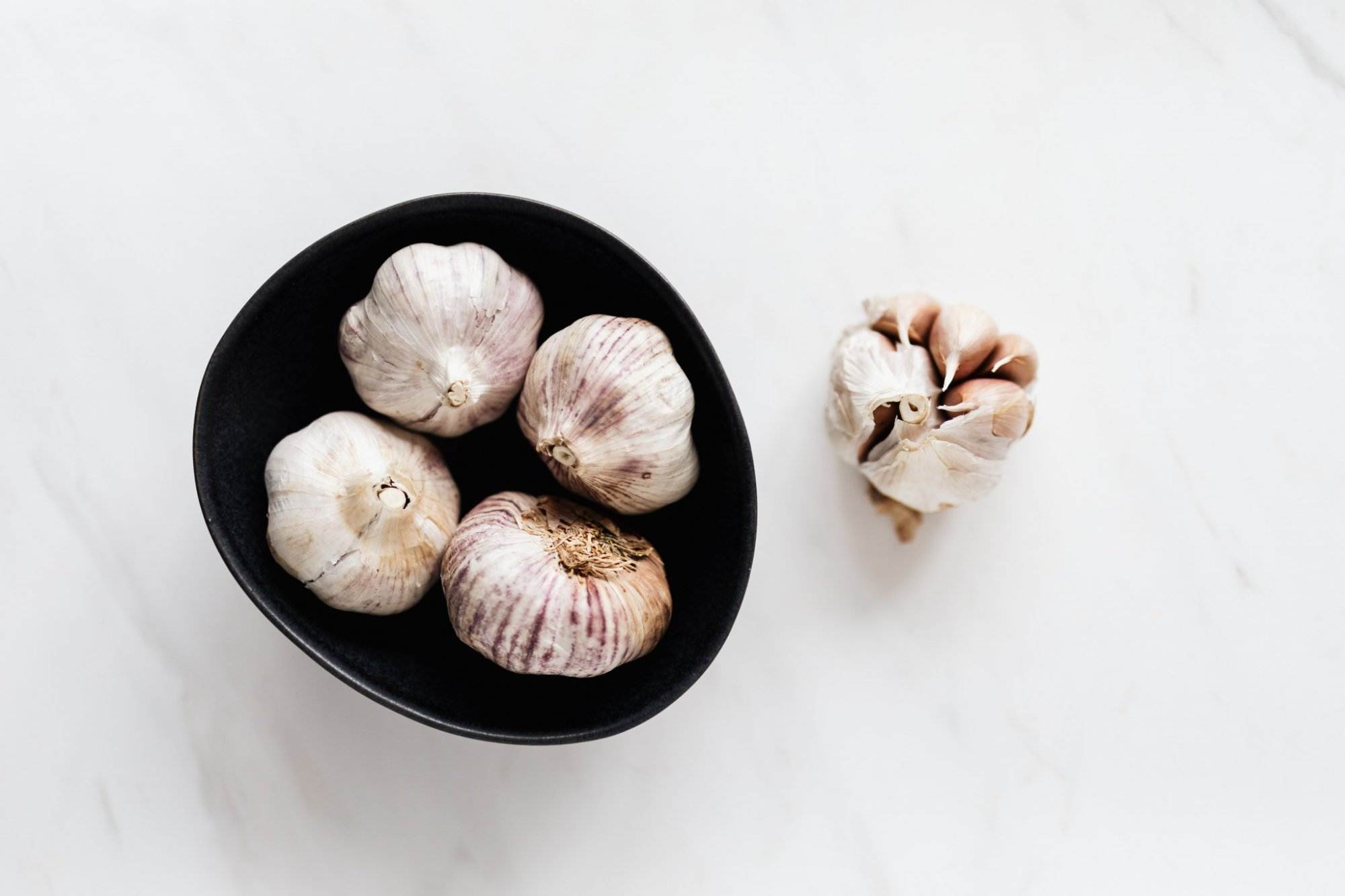 Stop Buying Garlic At Supermarkets: Here's How To Grow A Bountiful ...